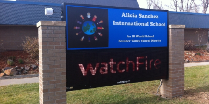 Digital Communication for Public Schools using Outdoor Digital Signs